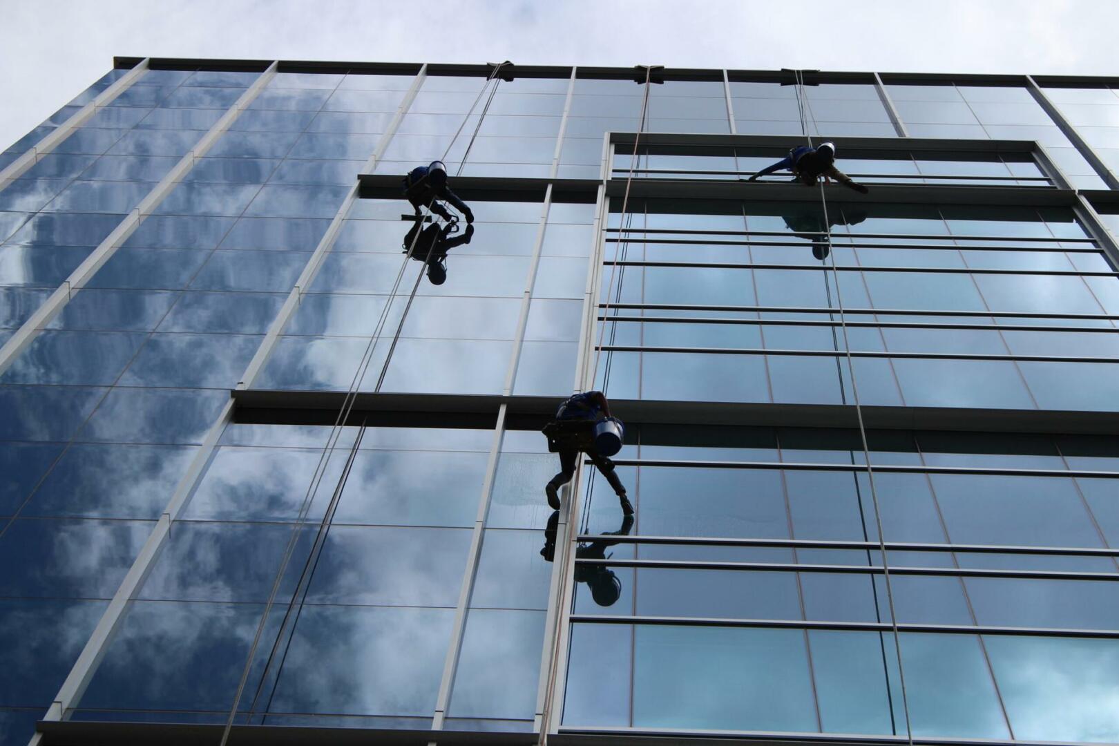 Reliable Commercial Window Cleaning Services
